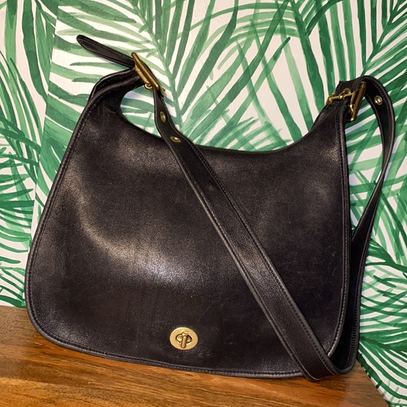 Coach | Bags | Coach Legacy Crescent Lined Shoulder Bag Black Leather ...